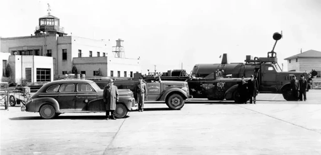 30 Delightfully Retro Airport Pics from the ’50s-’60s – Garlic Soda
