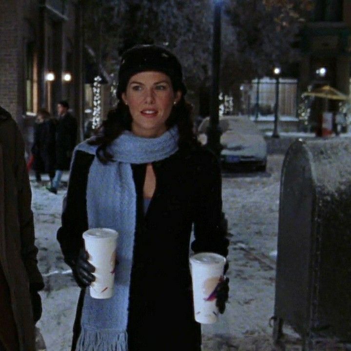 30 Gilmore Girls Outfits That Feel Like a Warm Cup of Coffee - Kate Knows