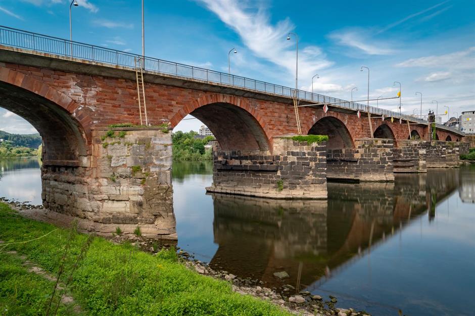 30 Oldest Bridges In The World That Still Stand Today – Garlic Soda