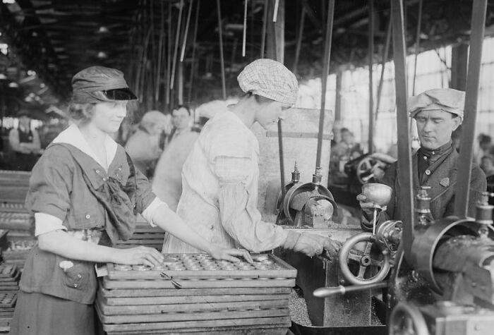 30 Gritty Vintage Photos of Working-Class Americans – Garlic Soda